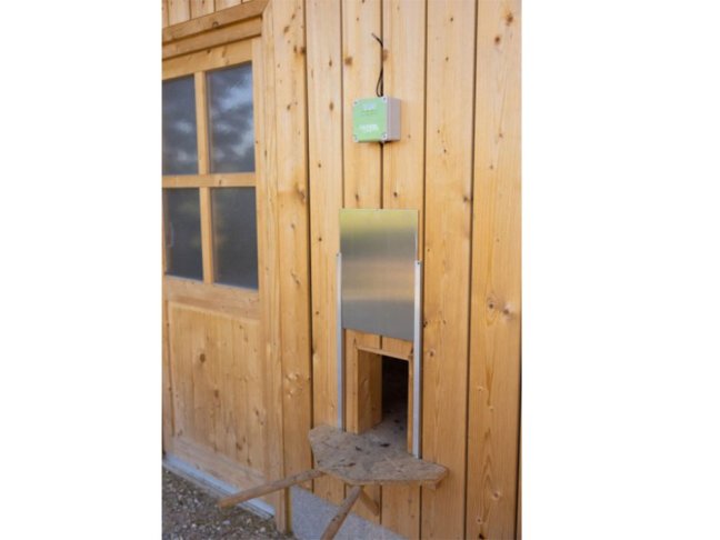 Dvířka k automatickému systému KERBL 70570 DOOR M, 30x40 cm :: SLEPIČKÁRNA